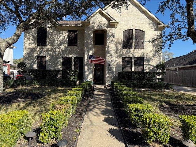 205 Rustic Oaks Dr, League City, TX 77573
