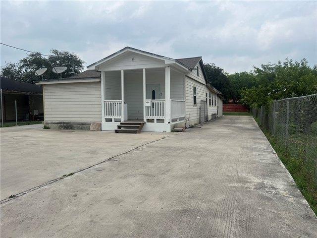 205 W 3rd St, Alice, TX 78332