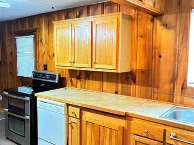 205 W 3rd St, Holden, MO 64040