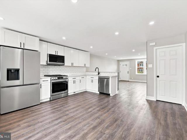 205 W Washington Avenue