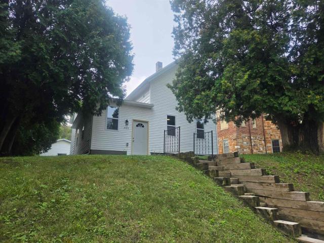 205 W Broadway Street