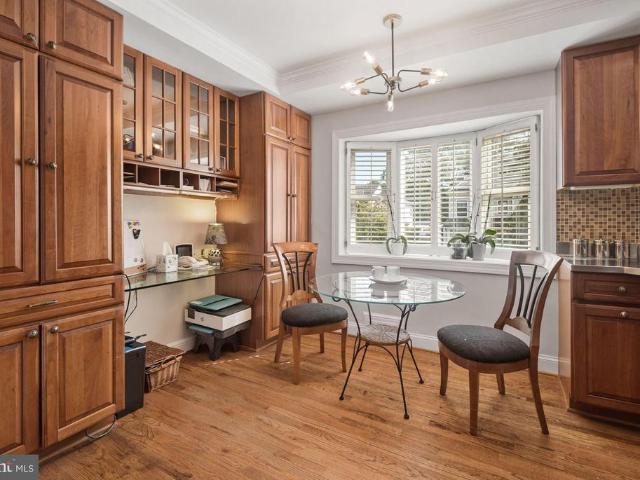 205 W Cameron Road