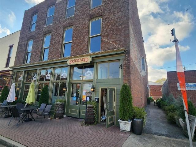 205 W Cedar Street