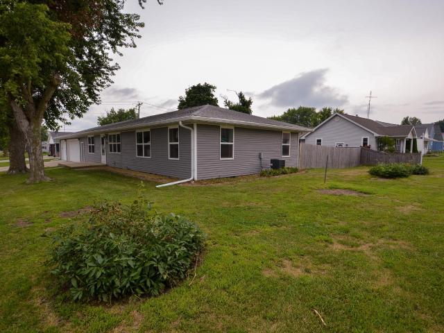 205 W Kelly Street
