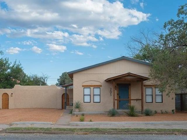 205 W Lincoln St, Marfa, TX 79843