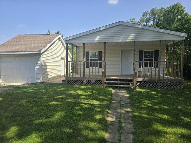 205 W McAlpin St, Hebron, IN 46341