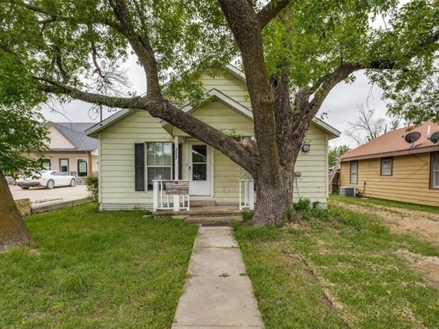 205 W Main St, Gunter, TX 75058
