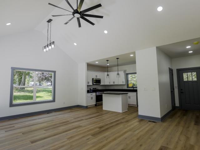 205 W Minnie Ave
