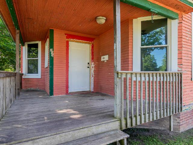 205 W Sherwood Street
