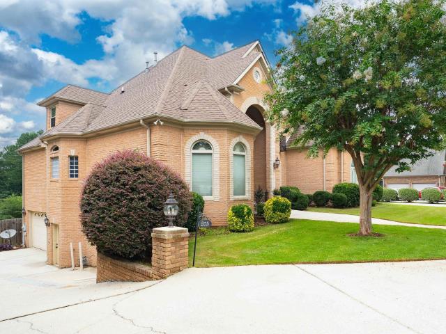 205 Woodbridge Trail