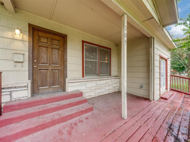 205 Woodward St