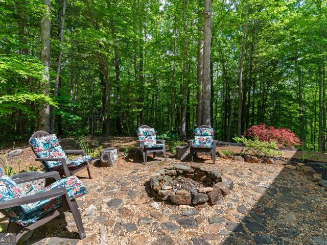 205 Walnut Springs