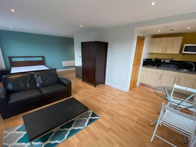 205, West One Cube, City Centre, S1
