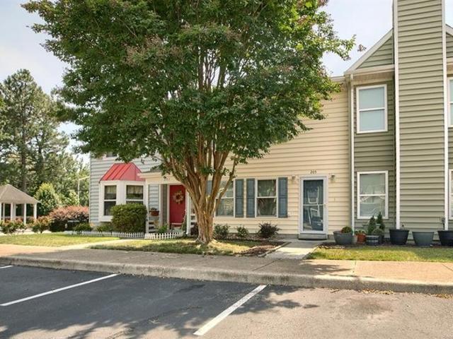 205 Whitewater Dr, Newport News, VA 23608