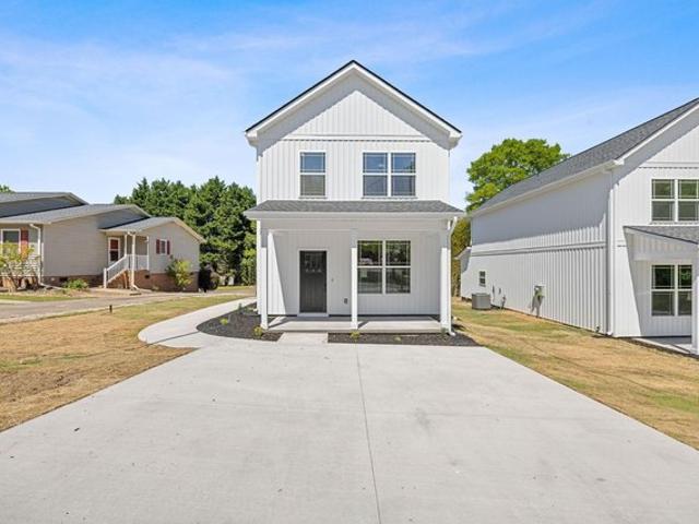 205 Wildwood Dr, Greer, SC 29651