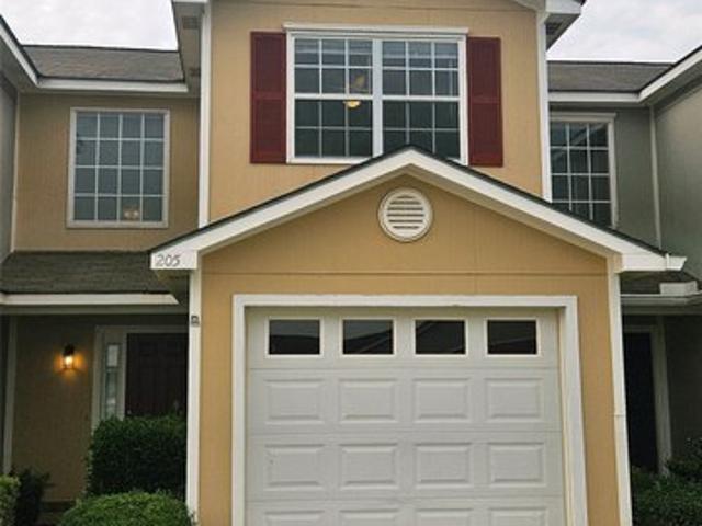 205 Winthrope Ln, Enterprise, AL 36330