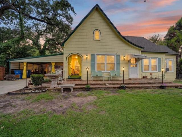 205 Wykagyl St, Kaufman, TX 75142