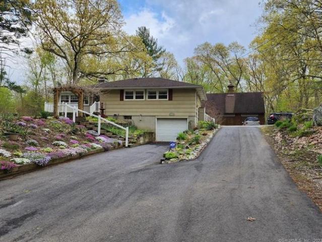 205 Tatnic Rd, Brooklyn, CT 06234