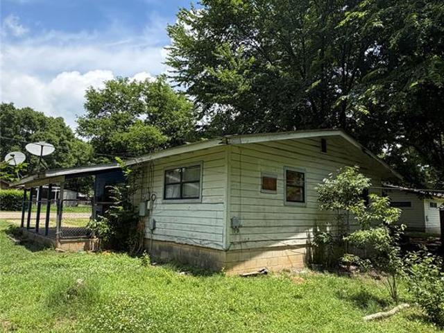 205 Tanglewood Street