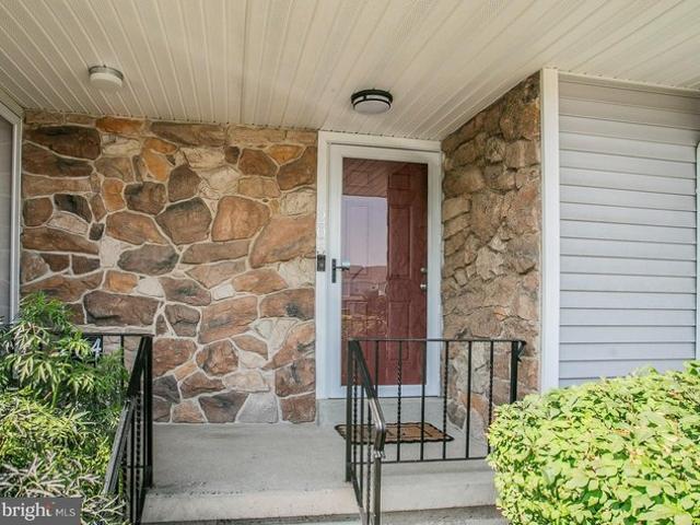205 Tupelo Grv, Ambler, PA 19002