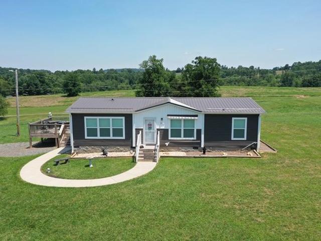 205 Volunteer Rd, Hillsville, VA 24343