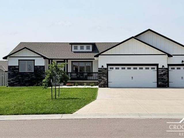 205 Vail St, Dodge City, KS 67801