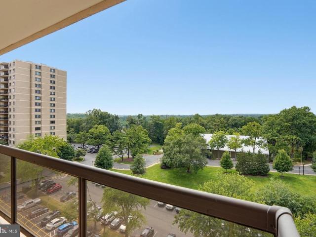 205 Yoakum Parkway # 1002