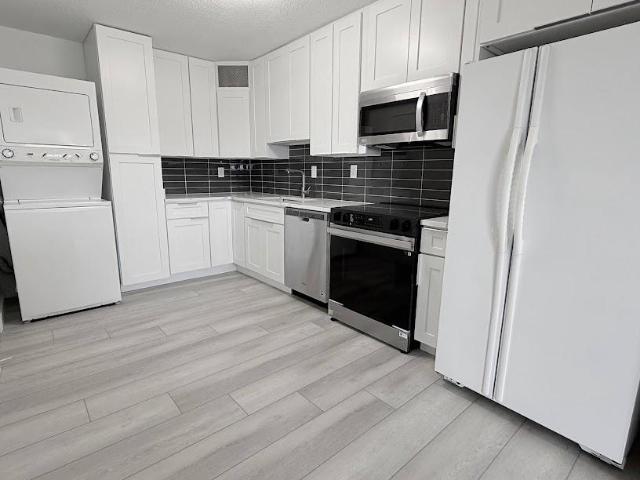 205 Yoakum Parkway # 1004