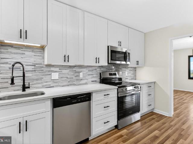 205 Yoakum Parkway # 1511