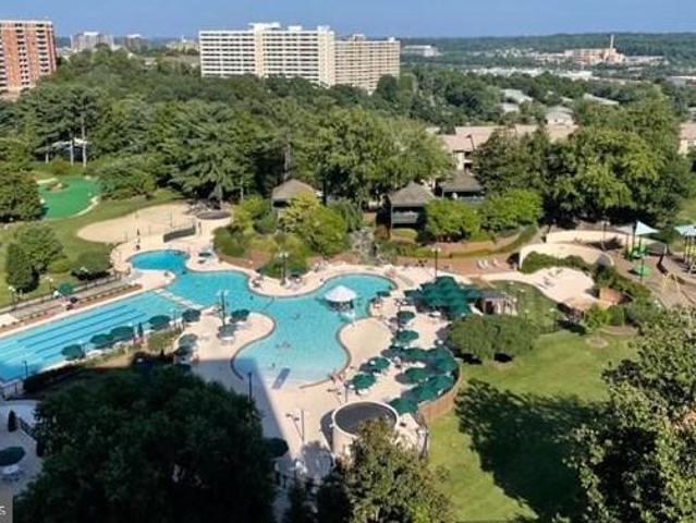 205 Yoakum Pkwy #314, Alexandria, VA 22304