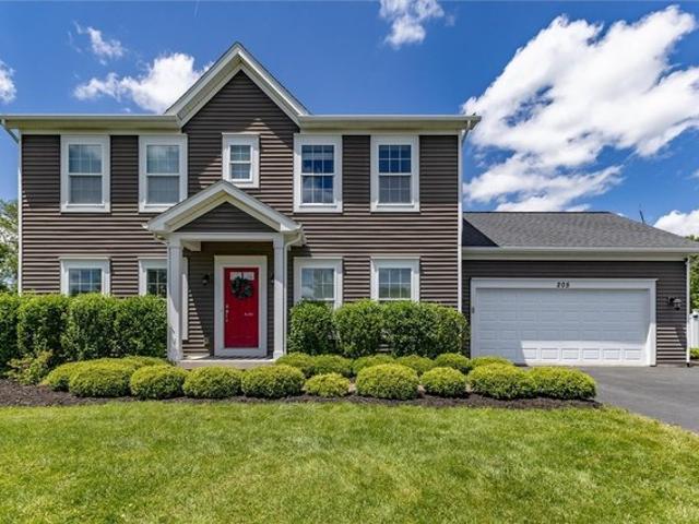 205 York Bay Trl, West Henrietta, NY 14586