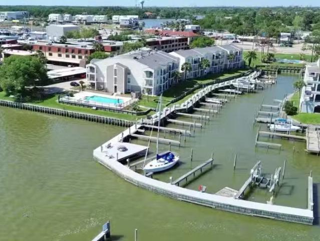 205 Yacht Club Ln #205, Seabrook, TX 77586 MLS 18750847