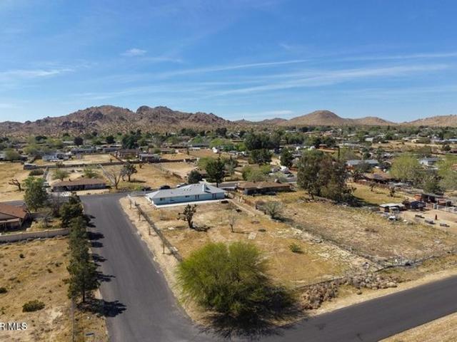 205E Largo Vista Rd, Palmdale, CA 93591