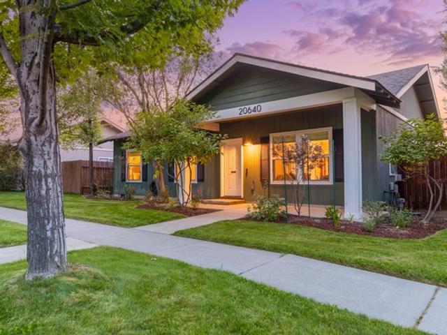 20640 Wild Rose Ln, Bend, OR 97702