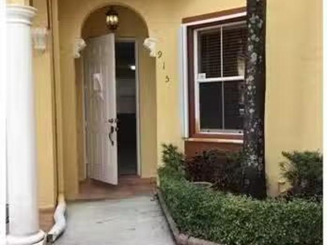 20645773 5570 NW 107th Ave