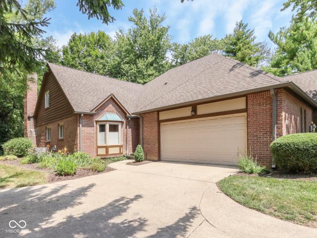 2064 Oldfields Circle North Drive