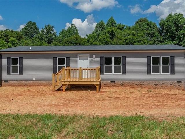 2064 Hatties Way, Hamptonville, NC 27020