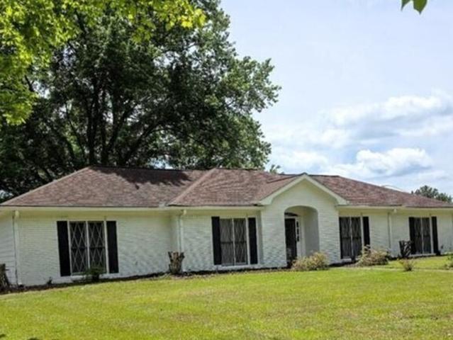 2064 Skyland Glen Dr, Snellville, GA 30078