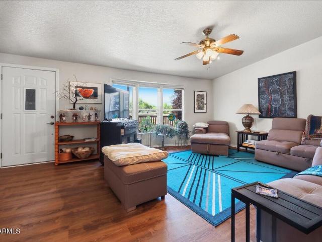 2064 w calle salida