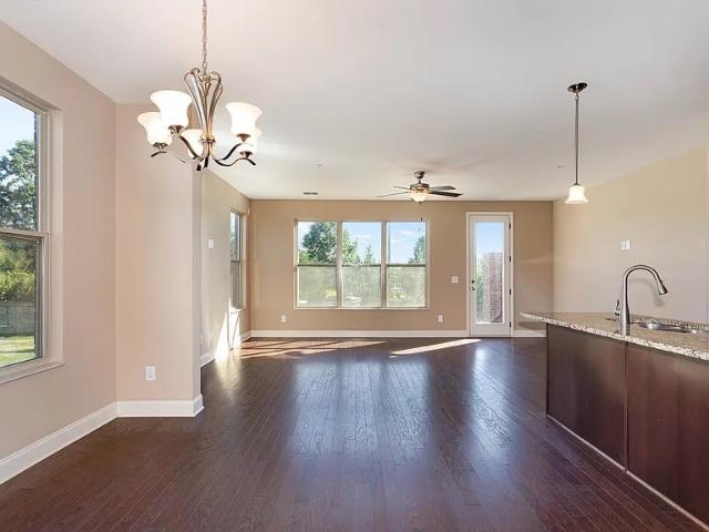 2065 Newark Ln