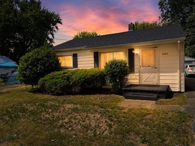 2065 Brady Ave, Burton, MI 48529