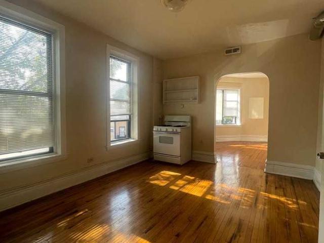 2065 Coulter St & 2409 2 Bedroom Apartment for Rent at 2065 W Coulter St, Chicago, IL 60608 Lower West Side