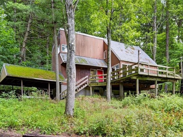 2065 Ellis Hollow Rd, Ithaca, NY 14850
