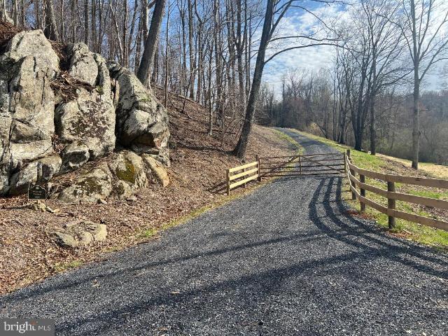 2065 Leeds Manor Rd, Markham, VA 22643 | MLS #VAFQ2021