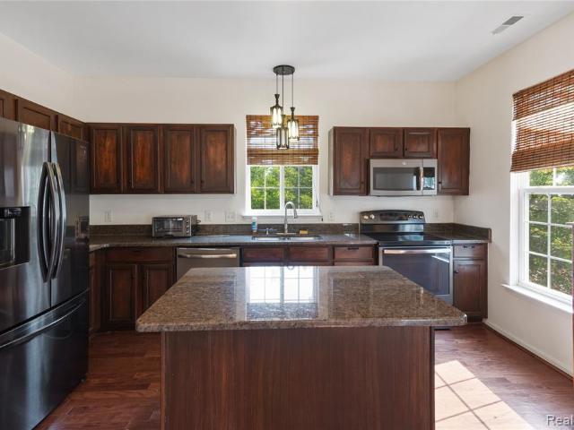 2065 Pinecroft Drive
