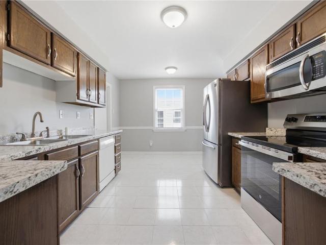 2065 Susan Lee LN
