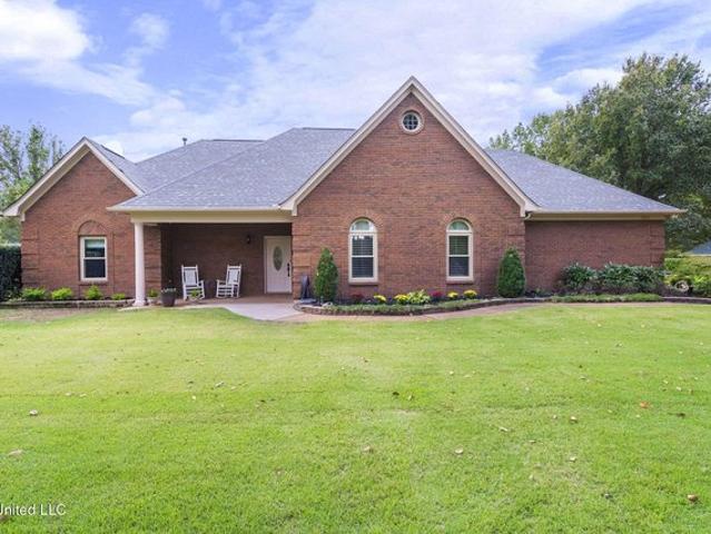 2065 Tall Tree Dr, Horn Lake, MS 38637