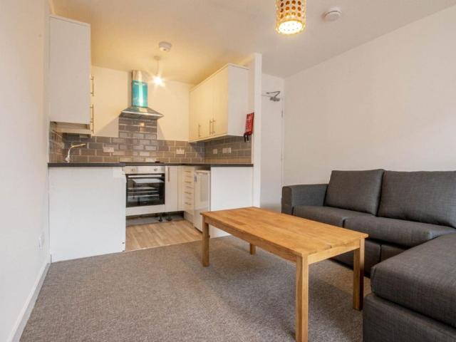 2065L Sienna Gardens, Edinburgh, EH9 1PG