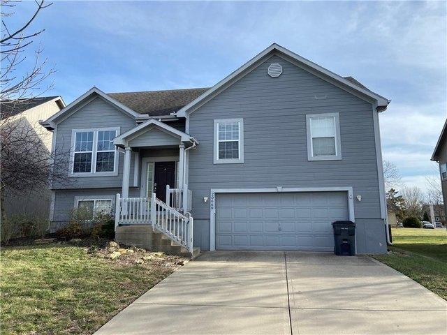 20669 W 124th Ter, Olathe, KS 66061