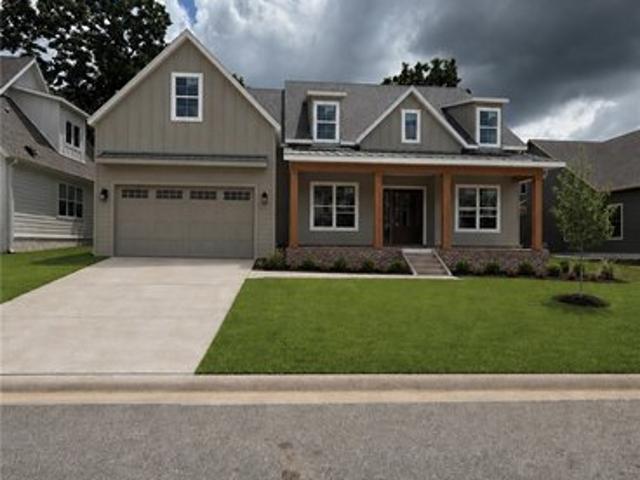 2066 N Dutton Pl, Fayetteville, AR 72703